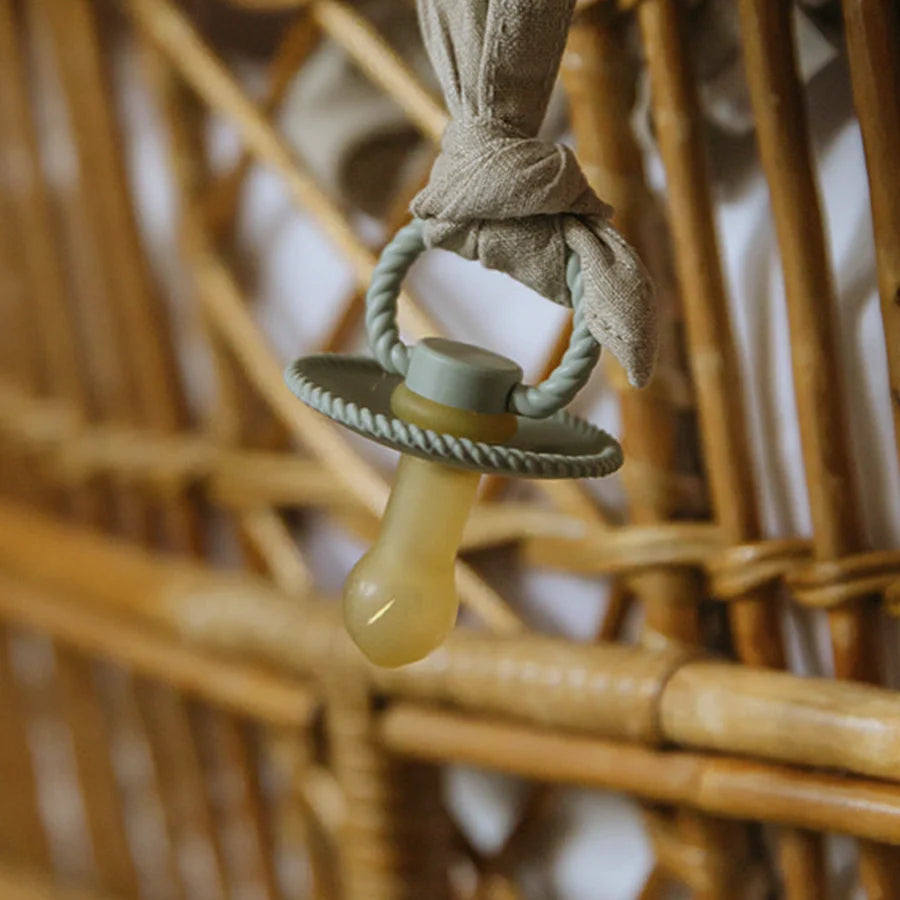 FRIGG Round Pacifiers – Classic Design, Natural Comfort for Babies